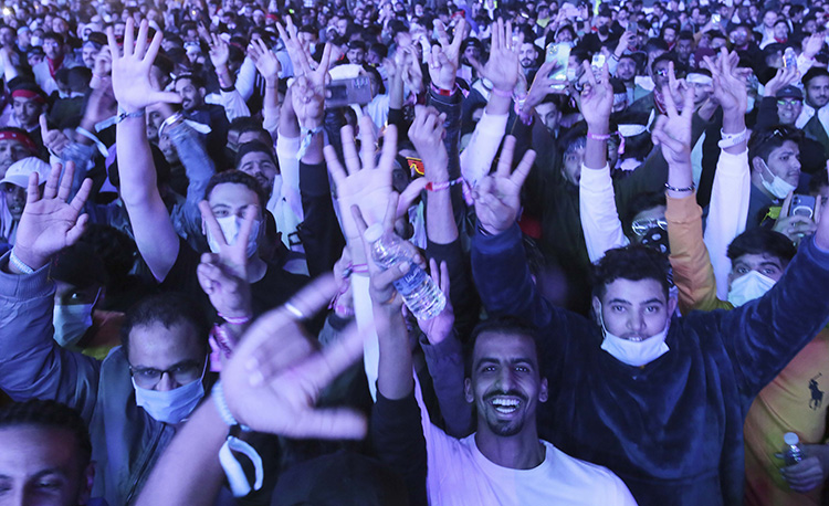 SOUNDSTORM 21 Opens its Doors as Over 100,000 Fans Descend on the ...